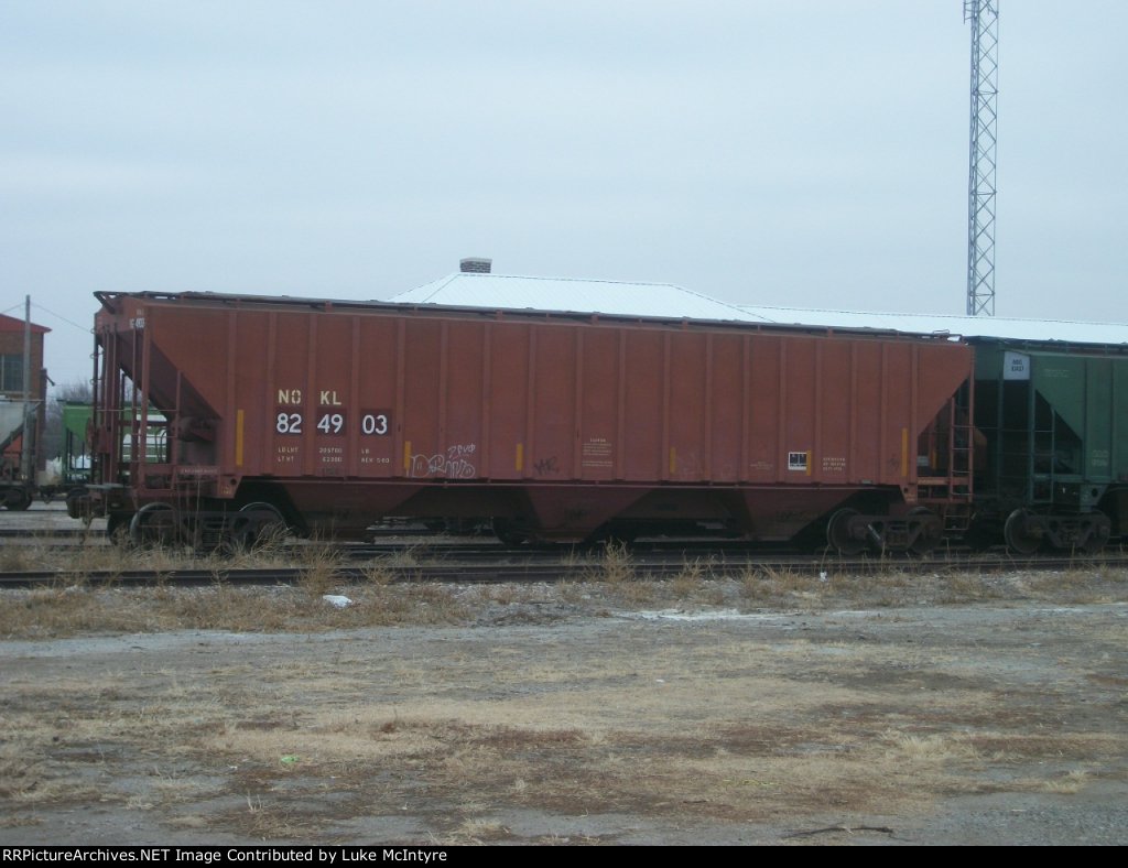 NOKL covered hopper car